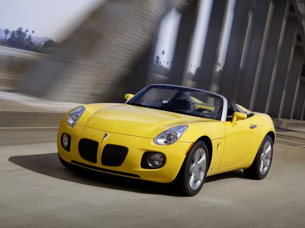 Modern collectibles revealed: Pontiac Solstice GXP and Saturn Sky Red ...