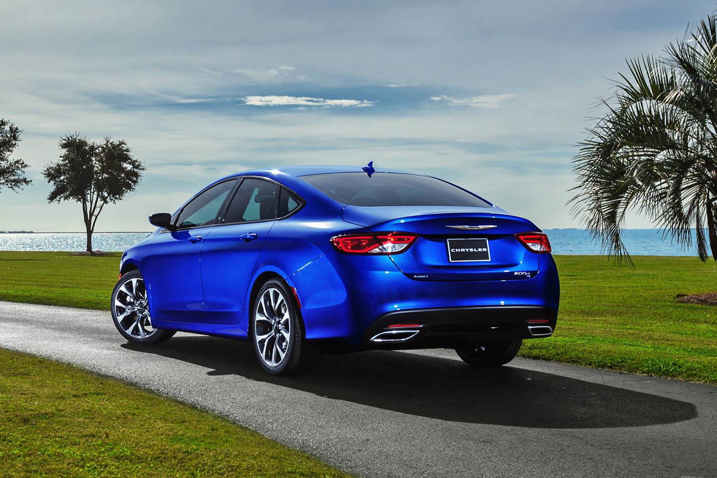 The 2015 Chrysler 200 Is Much Improved [Review] - The Fast Lane Car