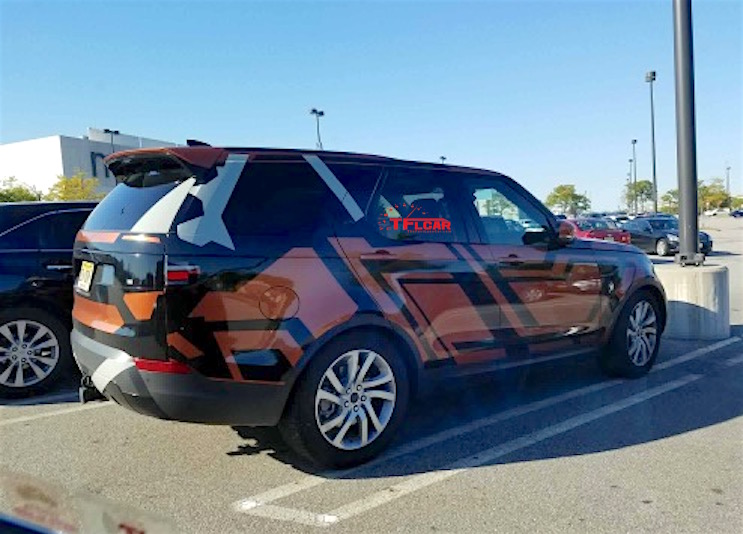 2018 Land Rover Discovery Prototype With Little Camo, Interior Shots ...