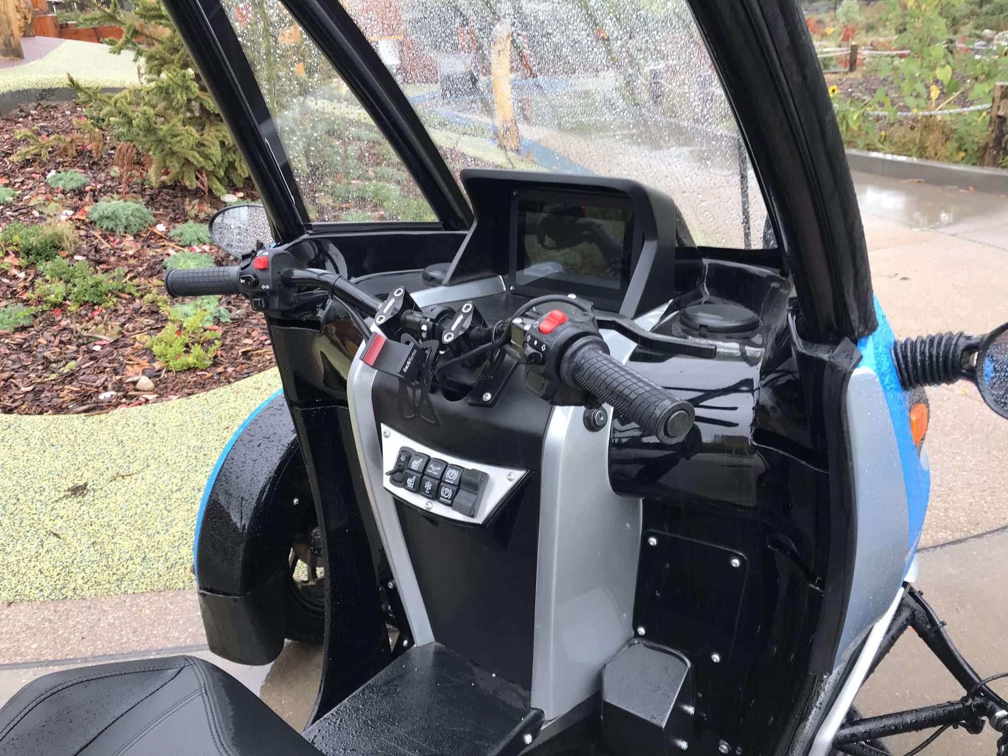 Arcimoto FUV Electric Trike: What's This 80 MPH Fun Utility Vehicle All ...